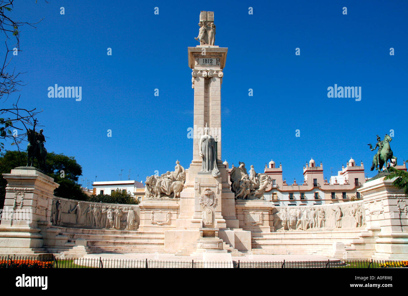 Monumento de las cortes hi-res stock photography and images - Alamy