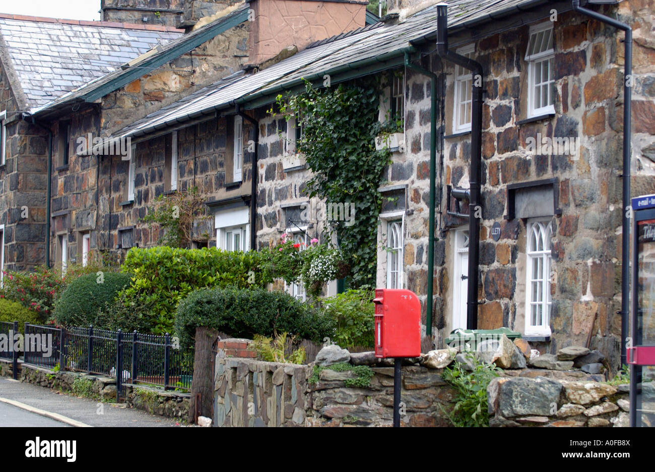 Typical stone built terraced house hi-res stock photography and images ...