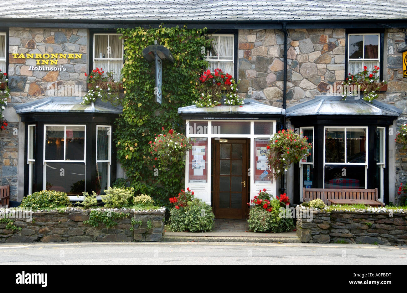 Tanronnen Inn Beddgelert Gwynedd North Wales UK Stock Photo - Alamy