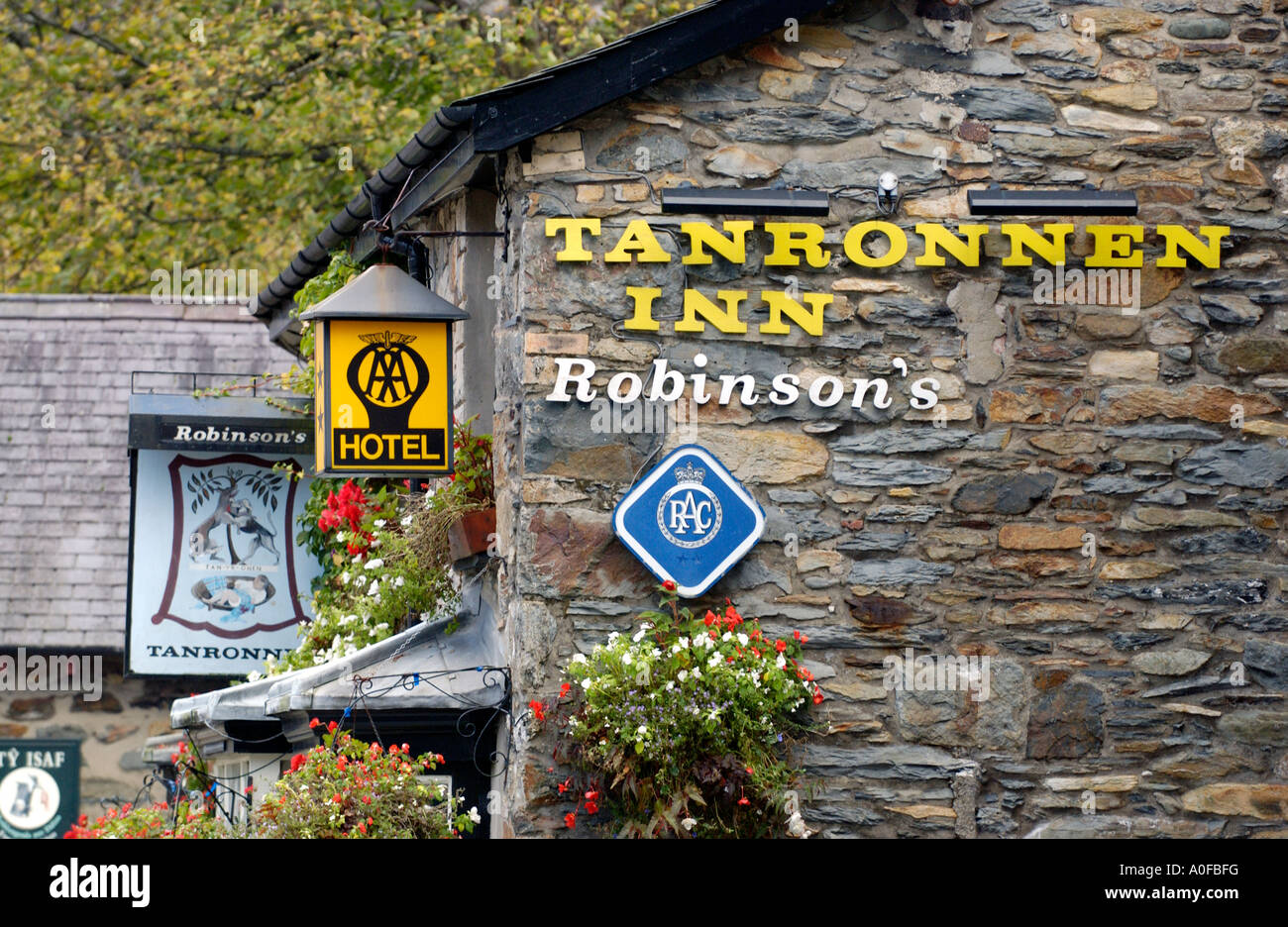 Tanronnen Inn Beddgelert Gwynedd North Wales UK Stock Photo - Alamy