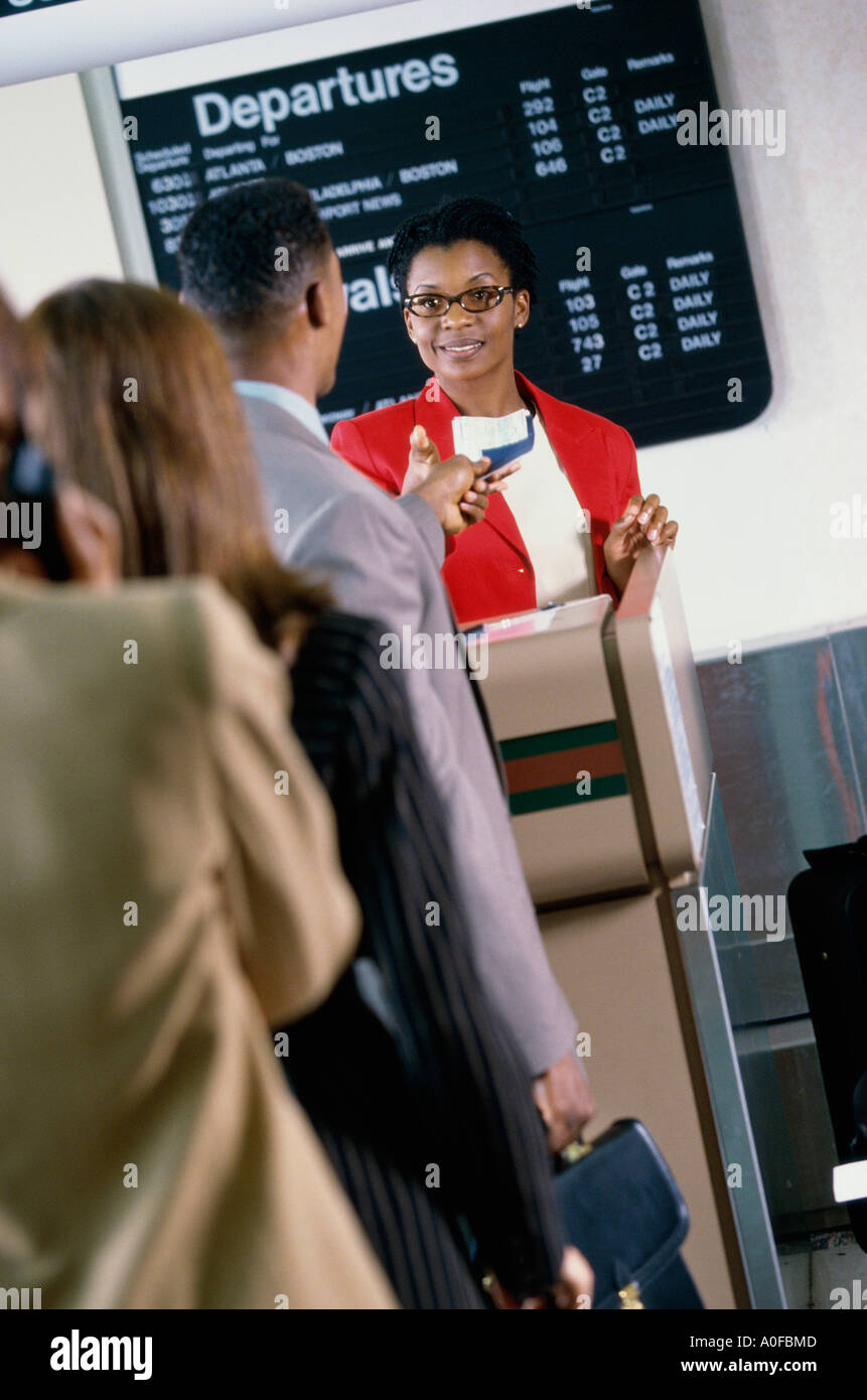 People line up ticket counter hi-res stock photography and images - Alamy
