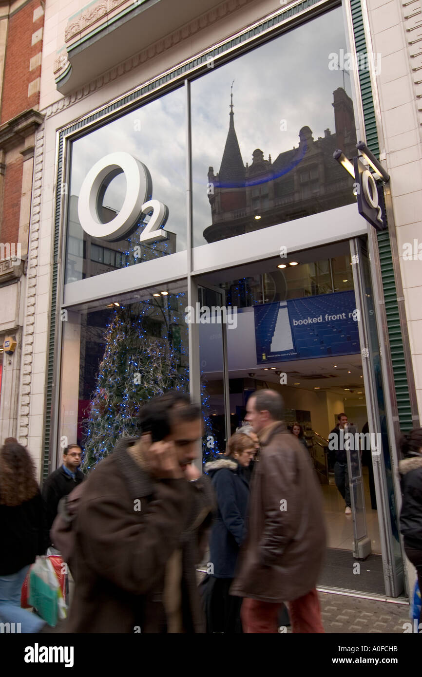 The O2 Mobile Phone Store On Oxford Street High Resolution Stock ...