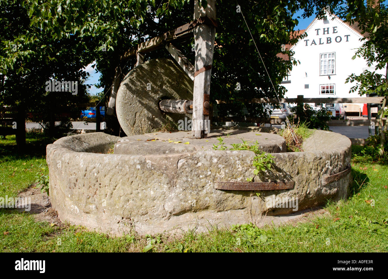 Old horse drawn cider press outside The Talbot Knightwick ...