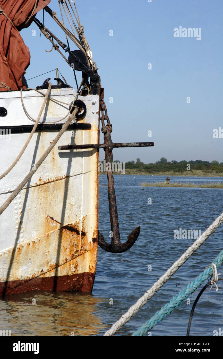 Bow of barge hi-res stock photography and images - Alamy