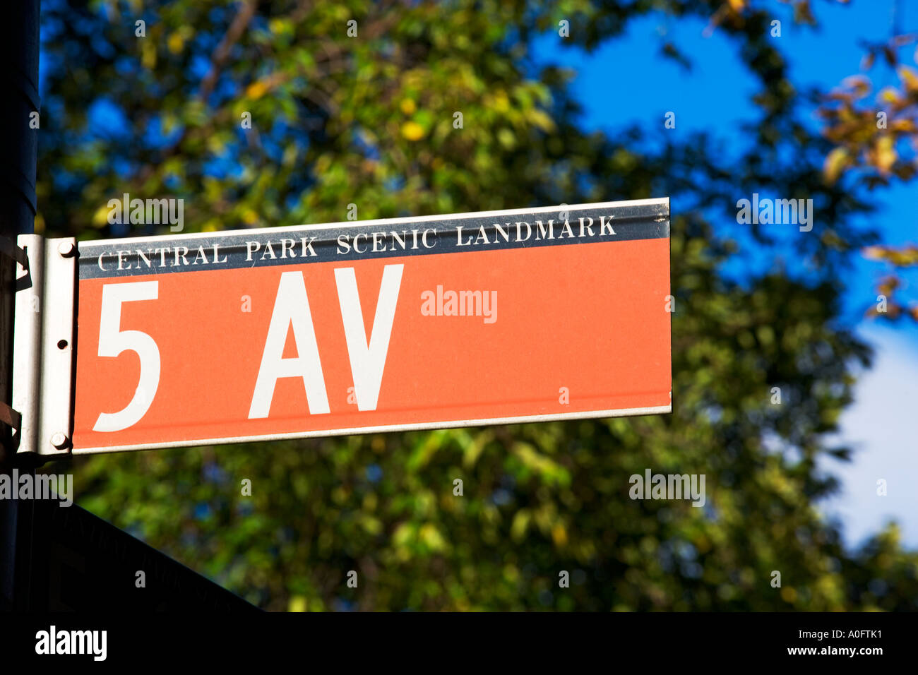 "5TH AVE" STREET SIGN, NEW YORK CITY Stock Photo - Alamy