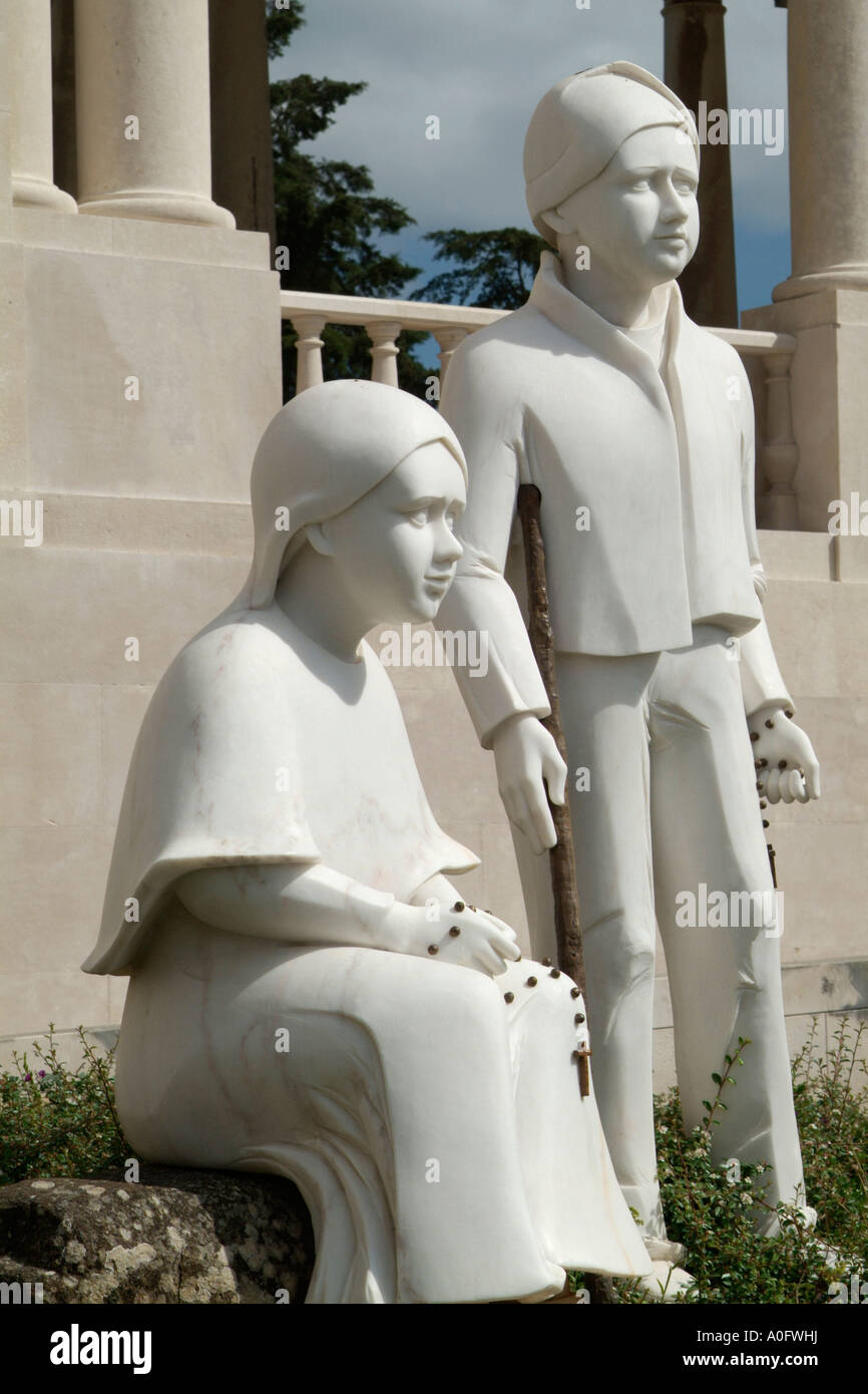 Statue of the visionaries at the Fatima basilic Stock Photo - Alamy