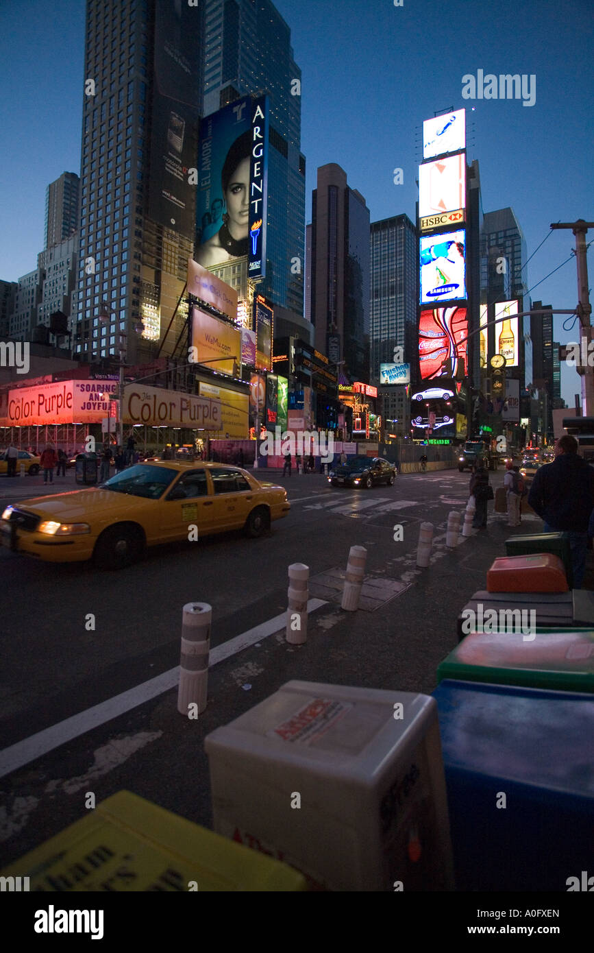 times square at night traffic lights skyscraper Stock Photo - Alamy