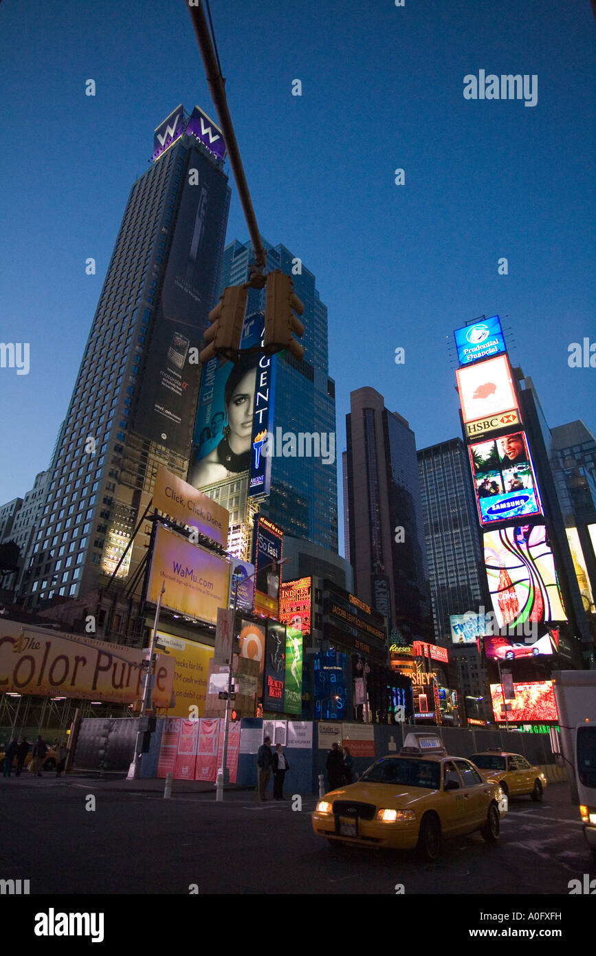 times square at night traffic lights skyscraper Stock Photo - Alamy
