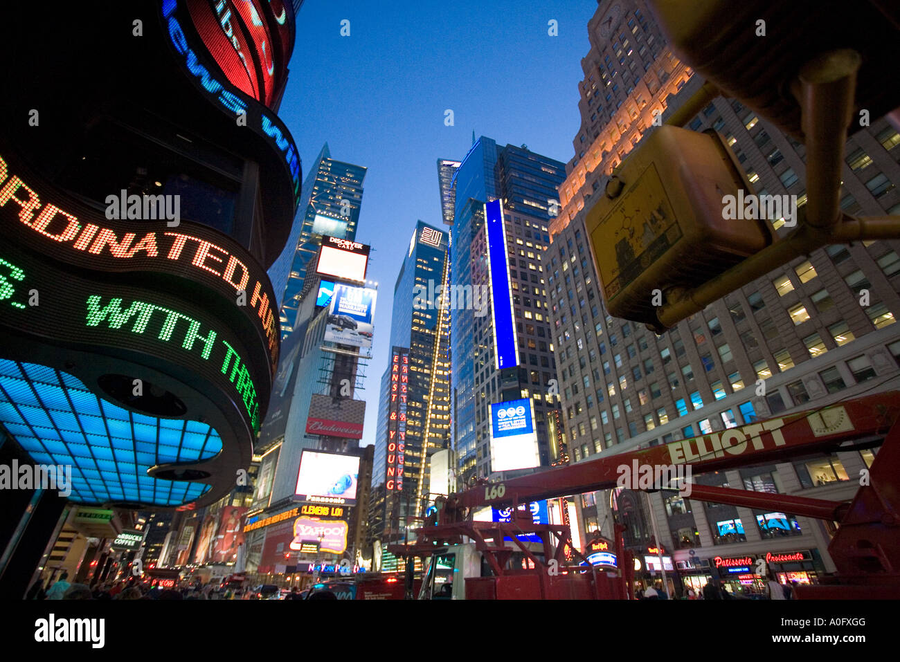 times square at night traffic lights skyscraper Stock Photo - Alamy