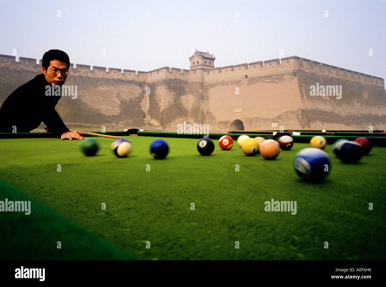 Men playing billiards outside hi-res stock photography and images - Alamy