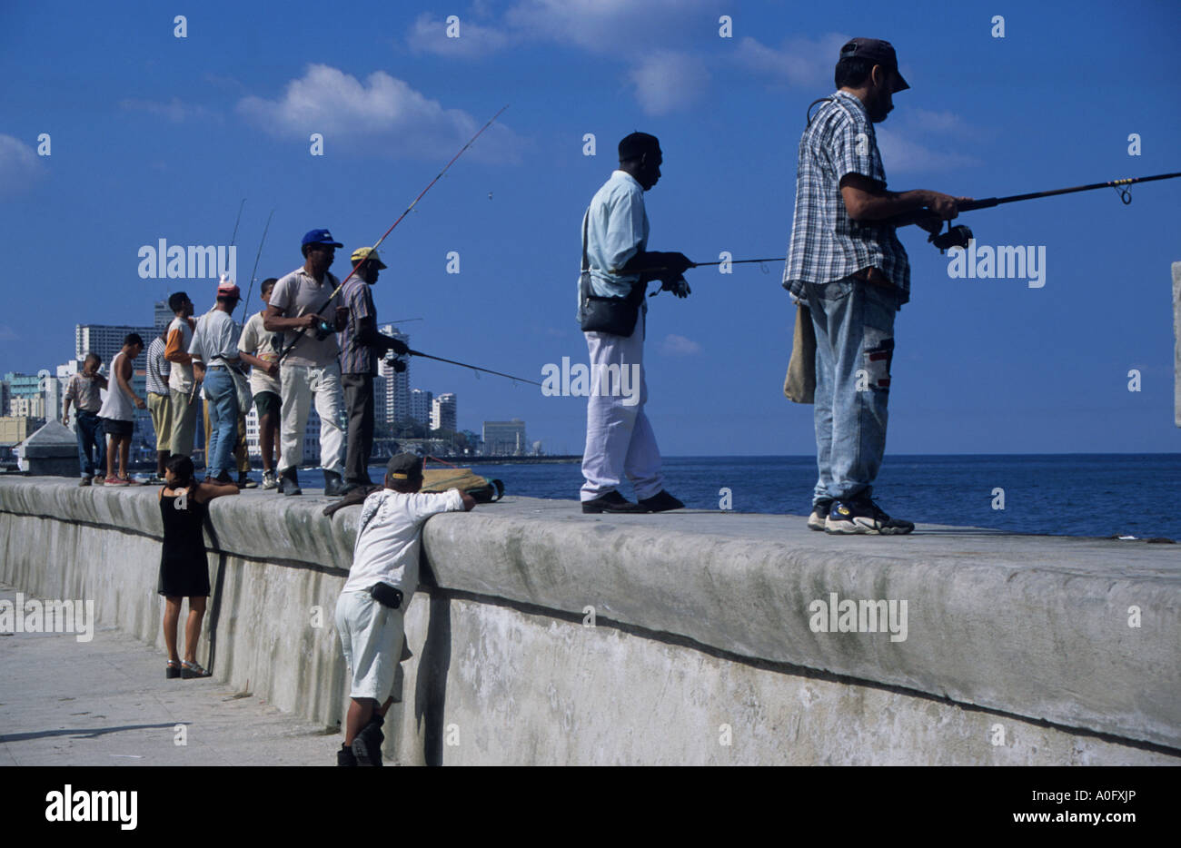 Cuban men fishing hi-res stock photography and images - Alamy