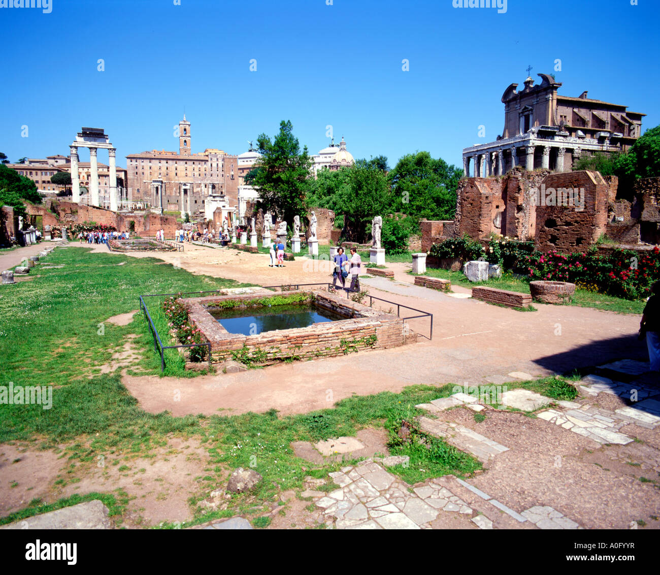 Roman rubble hi-res stock photography and images - Alamy