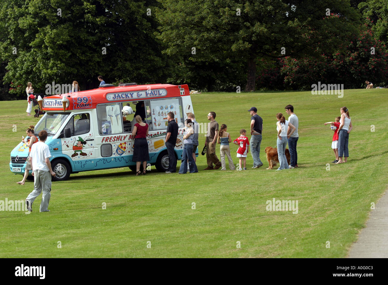 queue at Wollaton Hall for the Ice Cream Van Stock Photo - Alamy