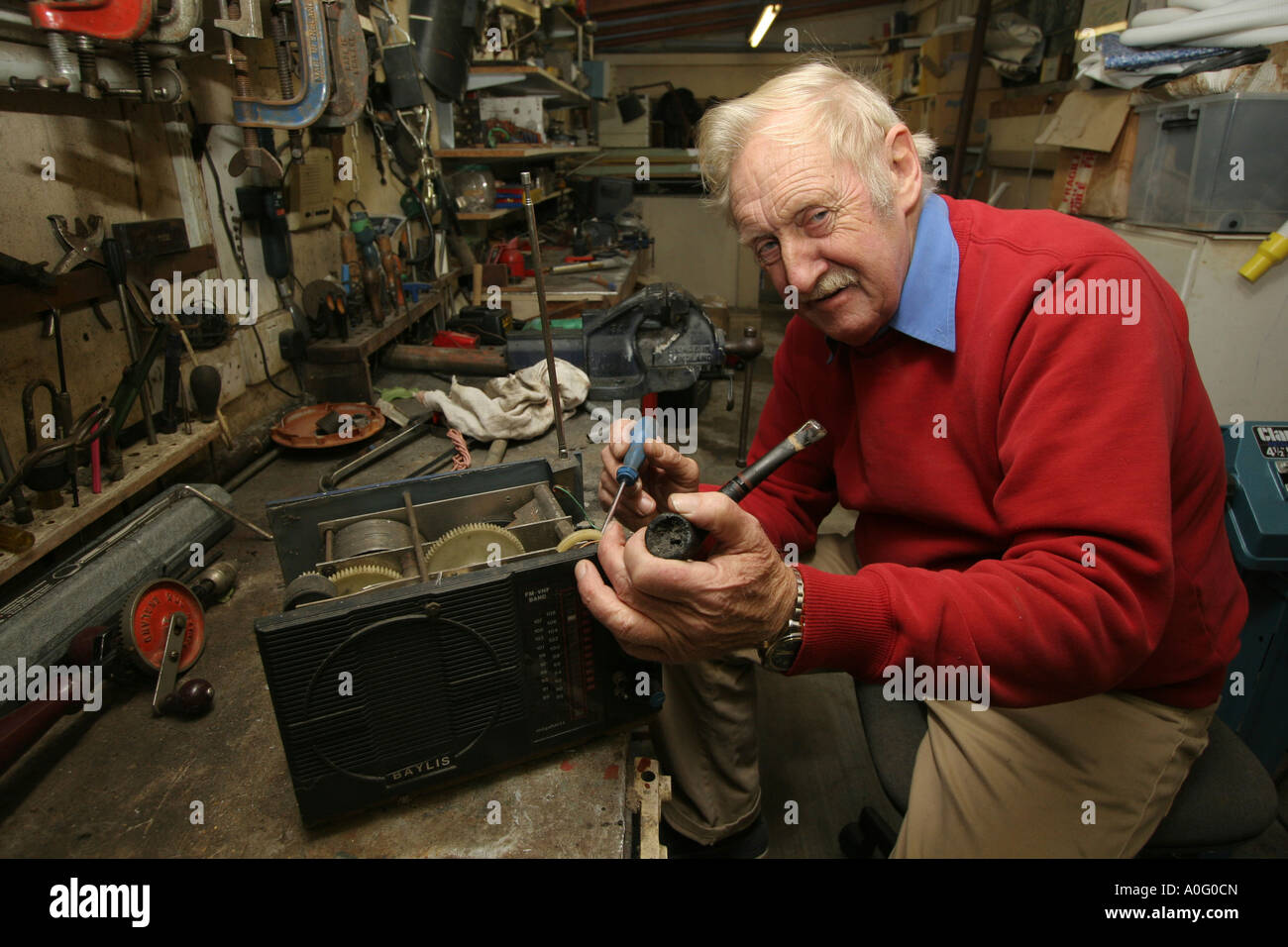 Inventor working hi-res stock photography and images - Alamy