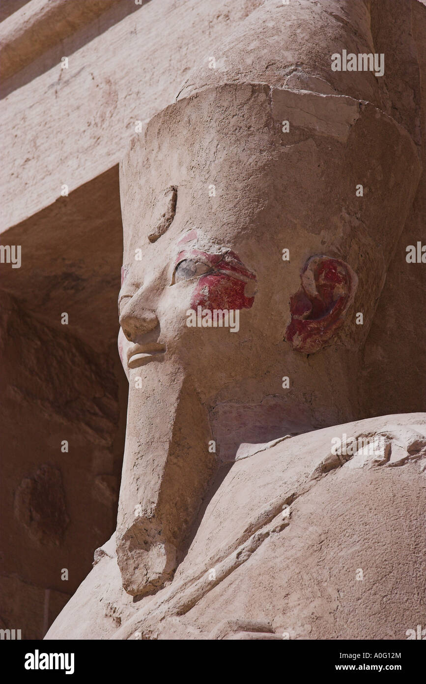 Statuary Deir El Bahri Egypt Stock Photo - Alamy