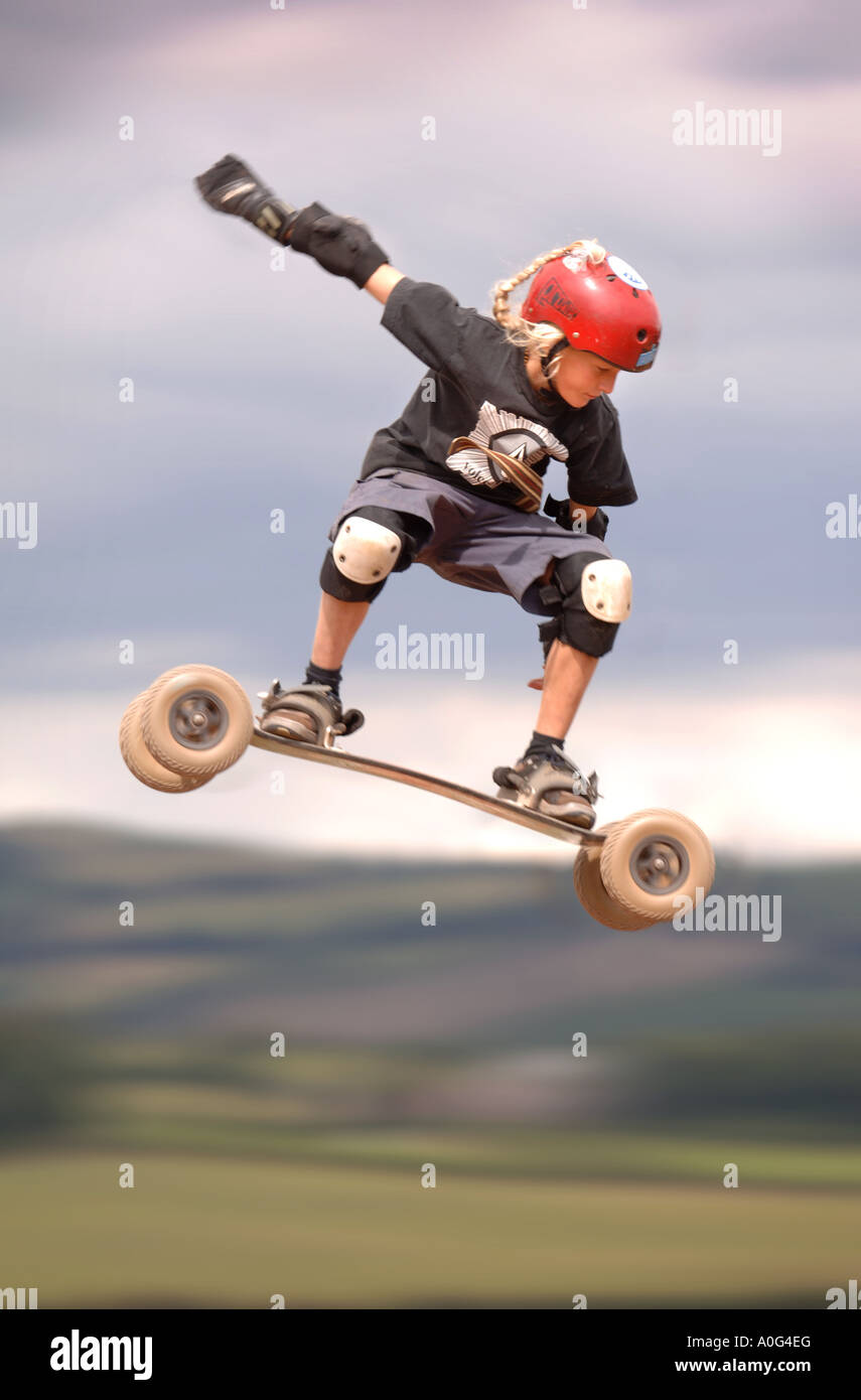 Boy mountain boarding dirtboarding hi-res stock photography and images ...