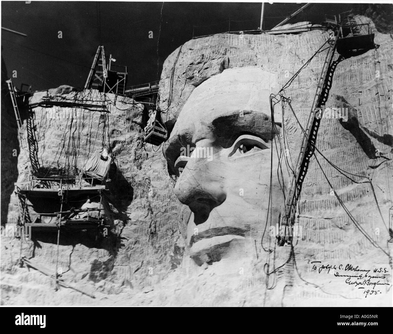 Mount rushmore construction hi-res stock photography and images - Alamy