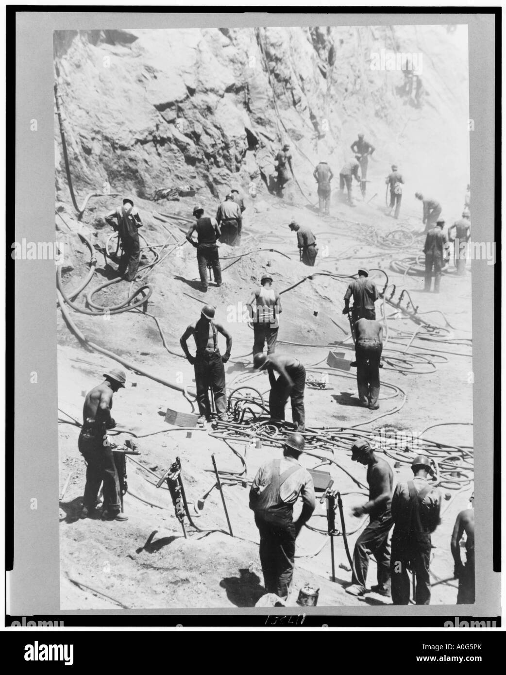 Construction work on a dam hi-res stock photography and images - Alamy