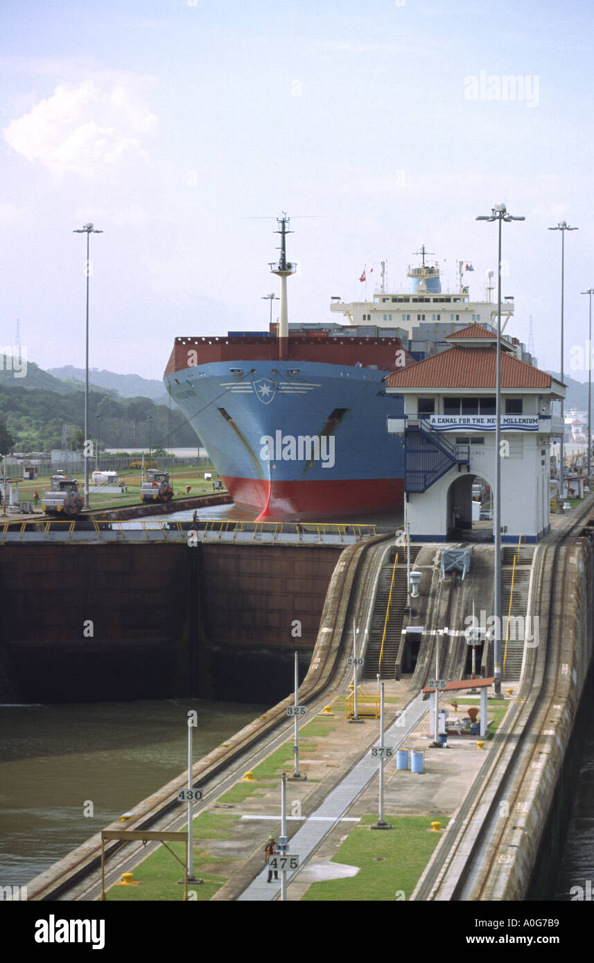 Lower ship locks hi-res stock photography and images - Alamy