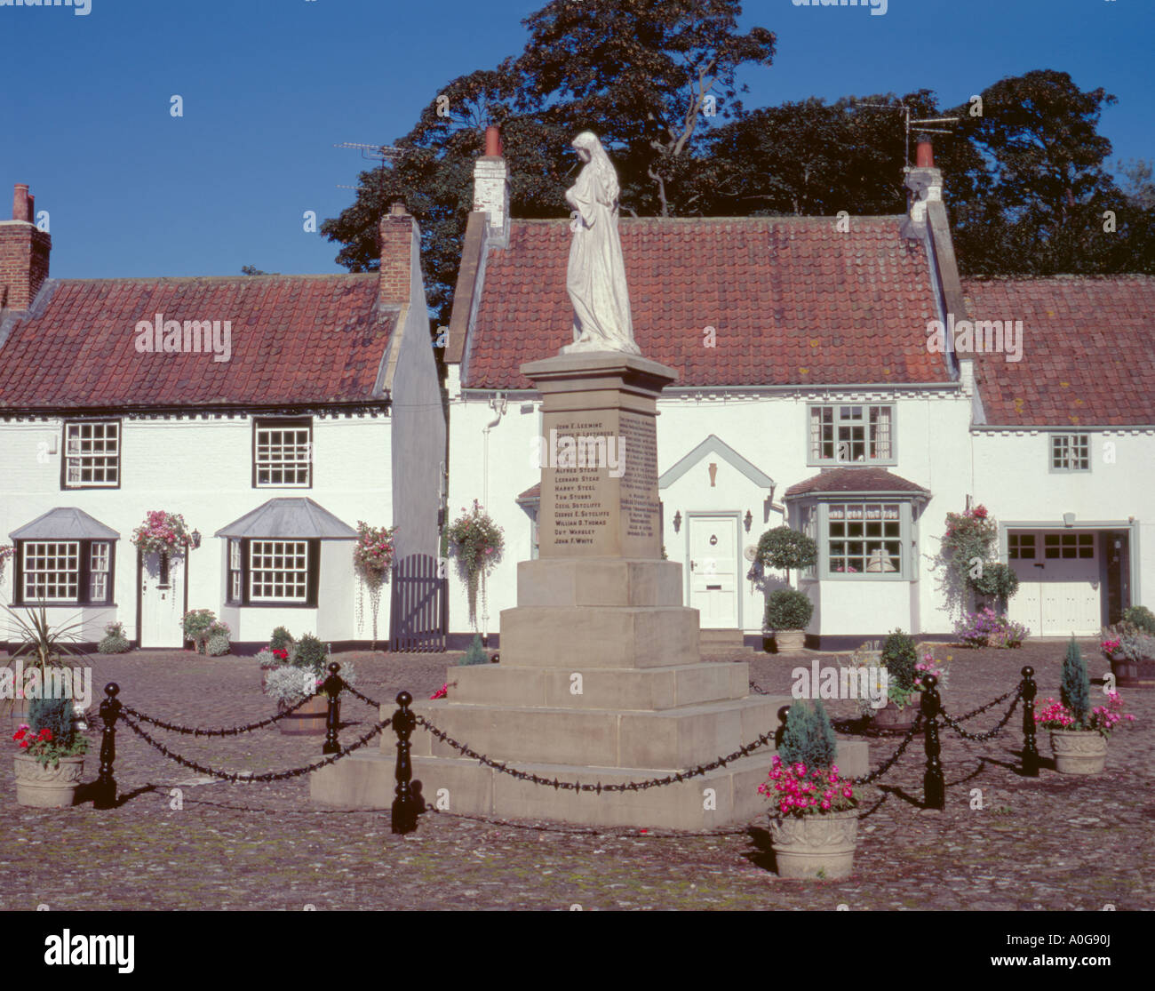 War Memorial, Hall Square, Boroughbridge, North Yorkshire, England, UK ...