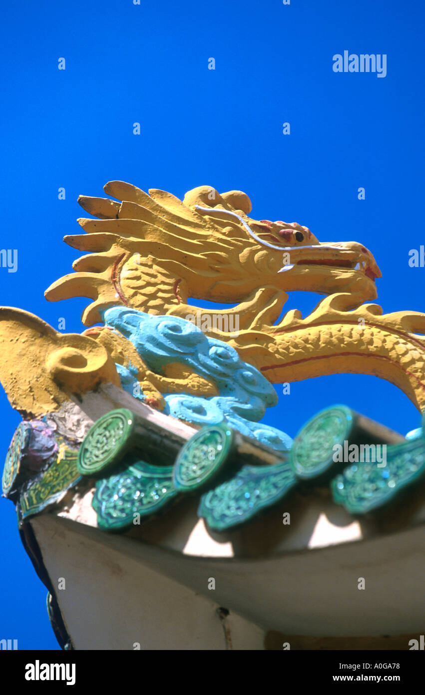 Rooftop temple dragon statue Ho Chi Minh City Vietnam Stock Photo - Alamy