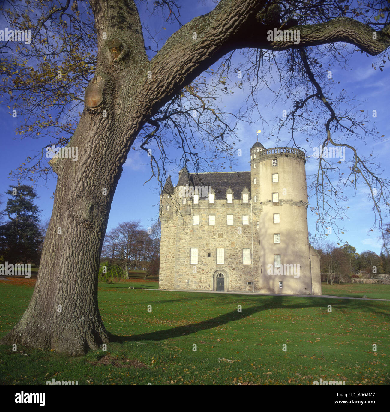 Castle Fraser Aberdeenshire Stock Photo - Alamy