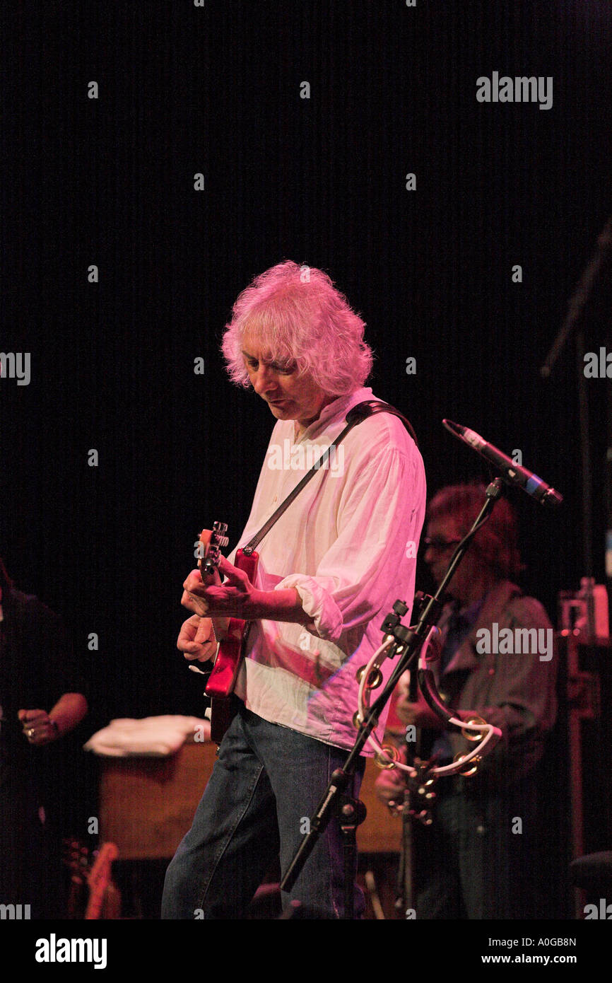 Albert lee guitarist hi-res stock photography and images - Alamy