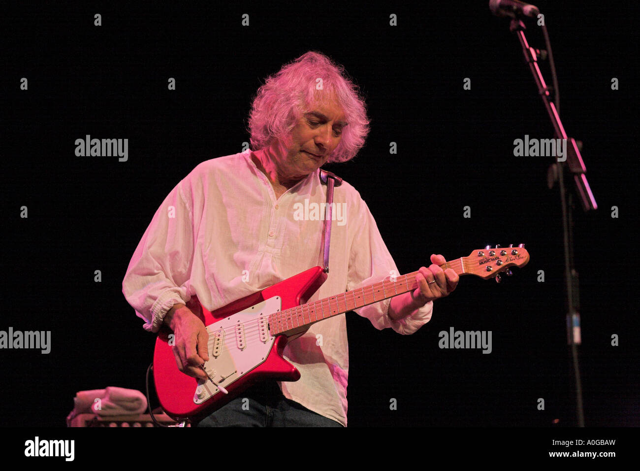 Albert lee guitarist hi-res stock photography and images - Alamy
