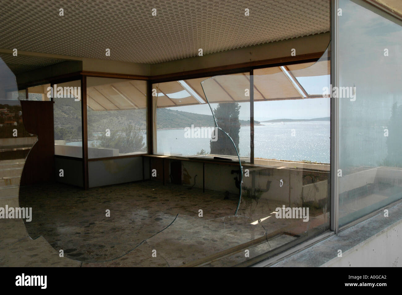 Primosten, desolate hotel Stock Photo - Alamy