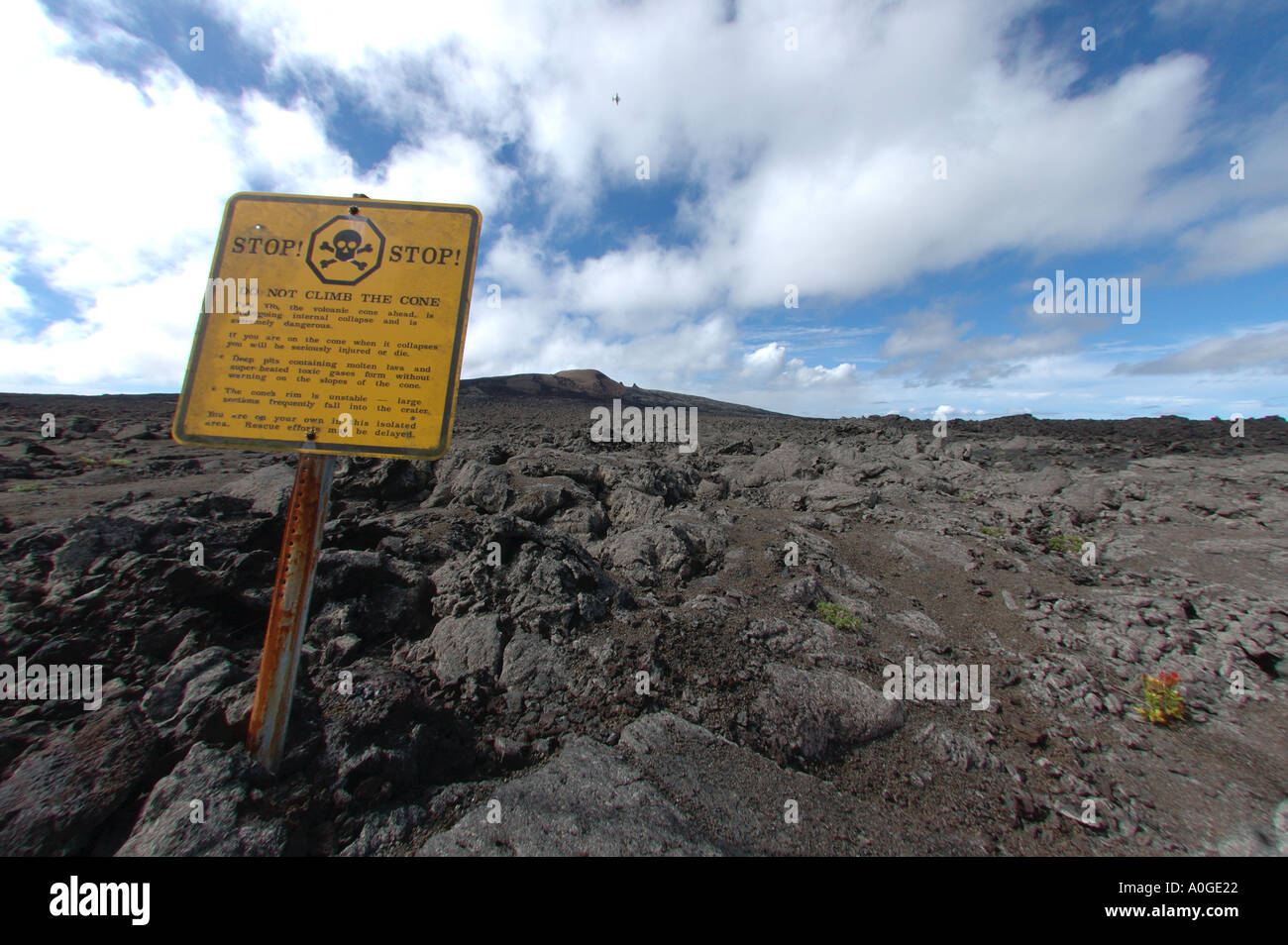 Warning sign and Pu u o o vent Hawaii Volcanoes National Park Stock ...