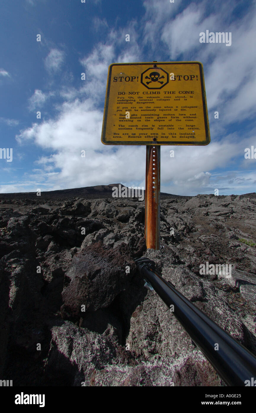 Warning sign hawaii volcanoes national hi-res stock photography and ...