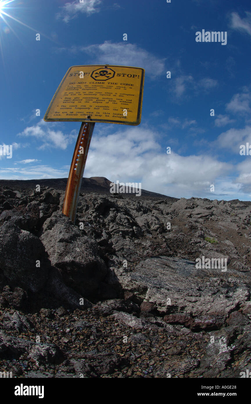 Warning sign hawaii volcanoes national hi-res stock photography and ...