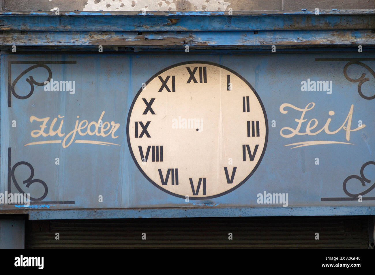 sign: clock without watch hand Stock Photo - Alamy