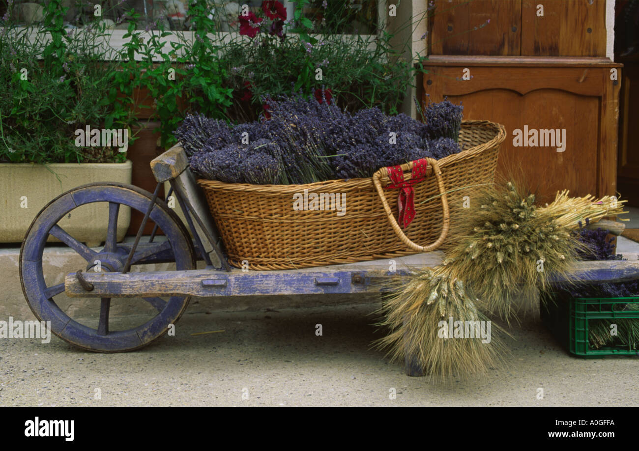 Barrowful hi-res stock photography and images - Alamy