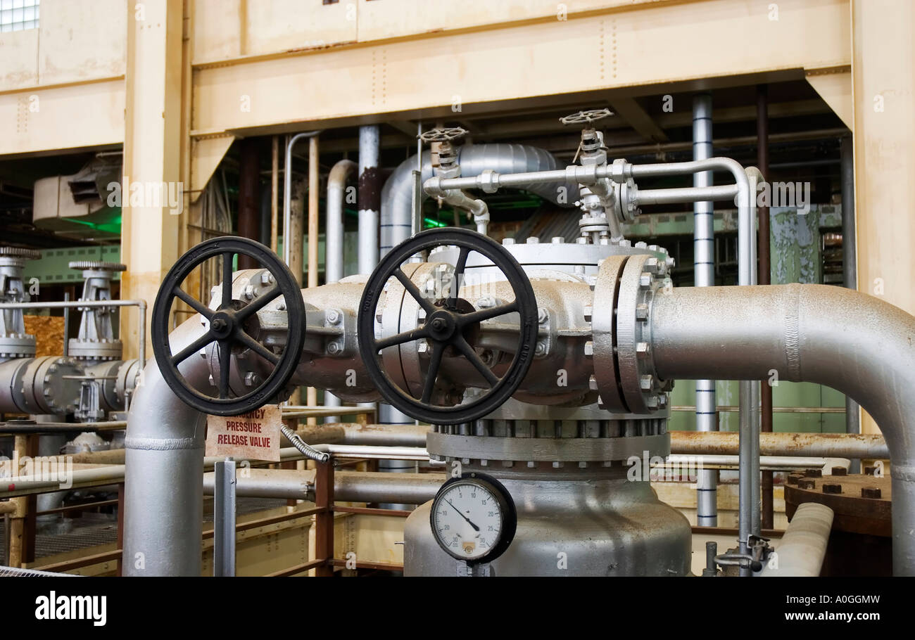 High pressure hydroelectric power station hi-res stock photography and ...