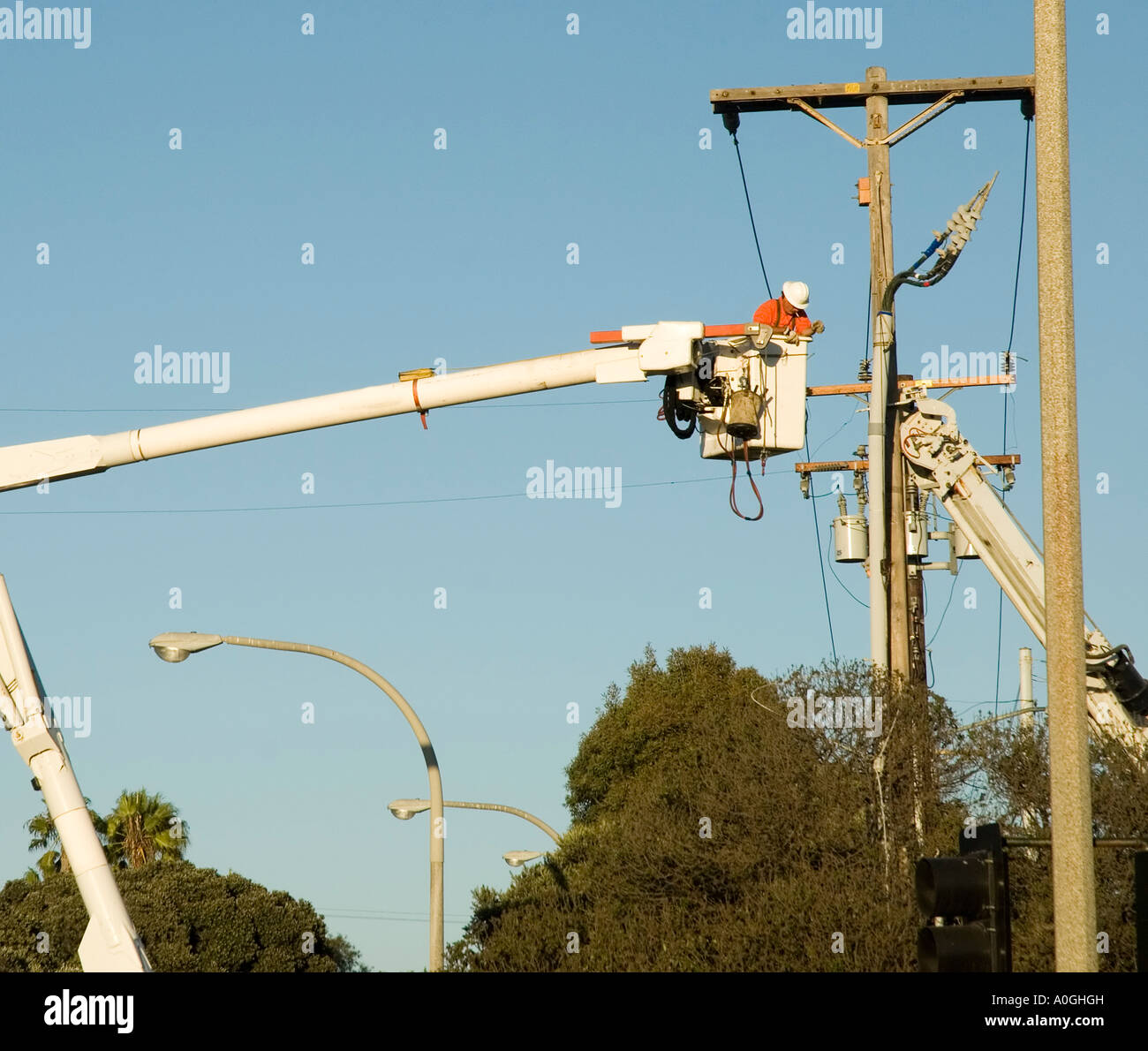 Utility pole worker hi-res stock photography and images - Alamy