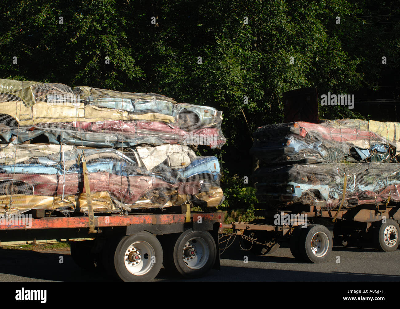 Smashed cars hi-res stock photography and images - Alamy