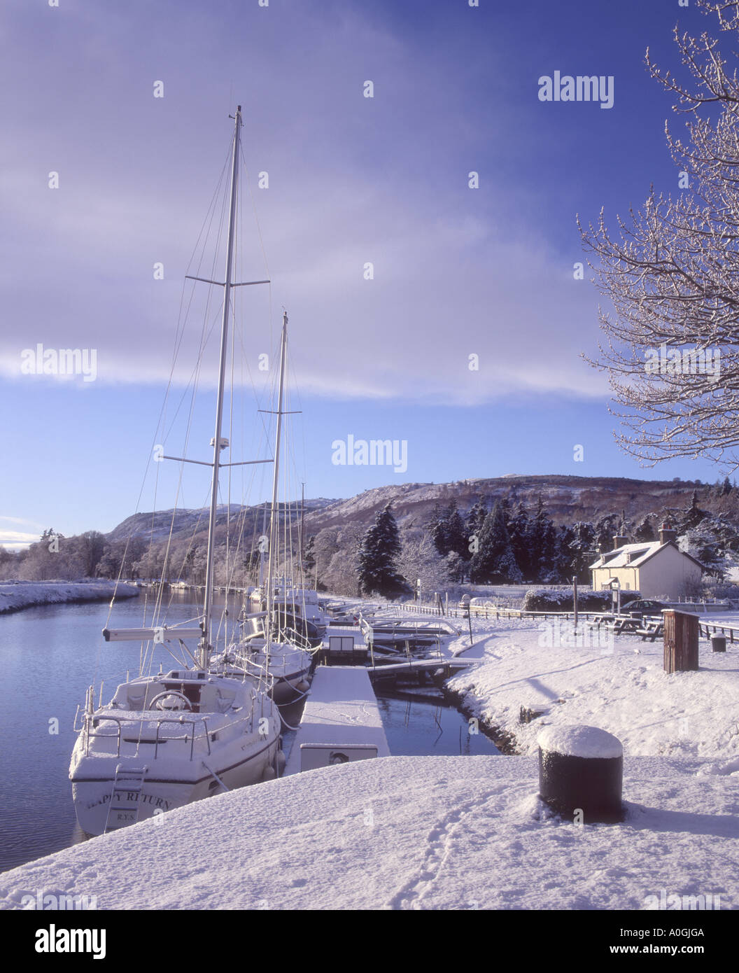 Caledonian Canal at Dochgarroch Inverness Stock Photo - Alamy