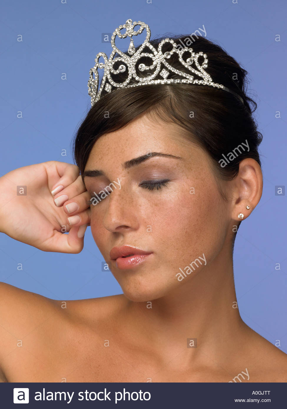 Woman Wearing Tiara Stock Photos & Woman Wearing Tiara Stock Images - Alamy