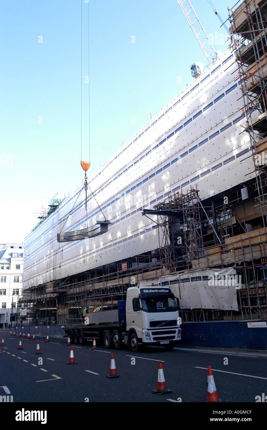 A lorry off loading steel Stock Photo - Alamy