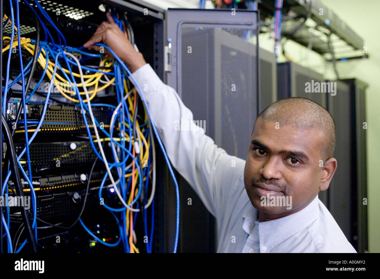 Connecting cables hi-res stock photography and images - Alamy