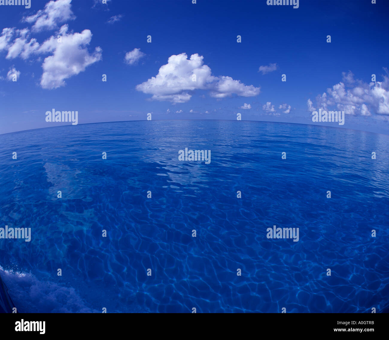 CIRCULAR HORIZON CORAL SEA Stock Photo - Alamy