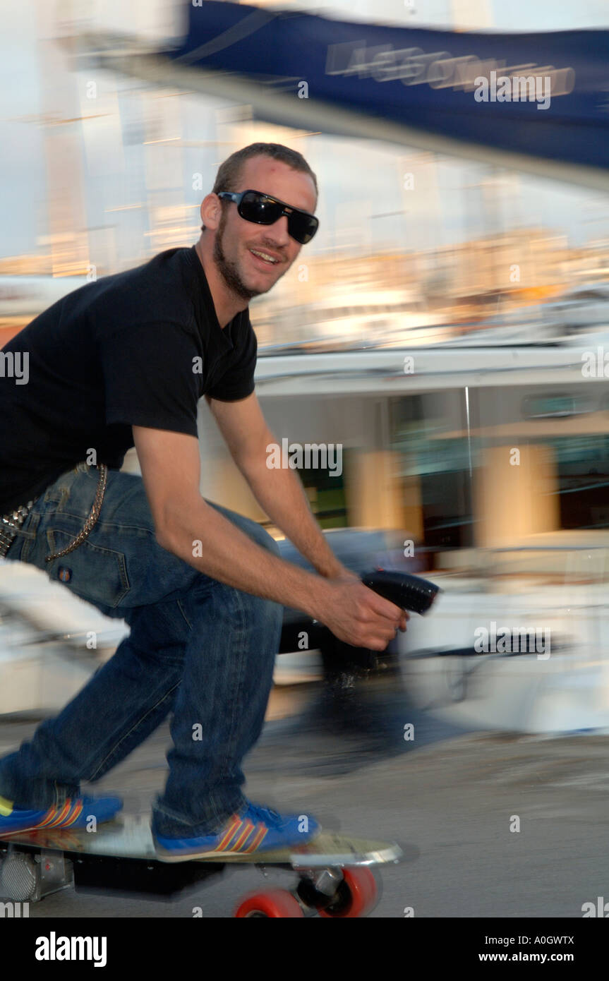 Motorised skateboard hi-res stock photography and images - Alamy