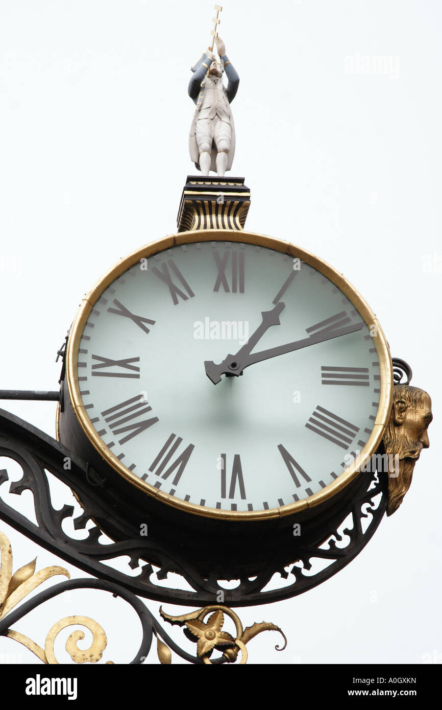 Large numbers on clock hi-res stock photography and images - Alamy