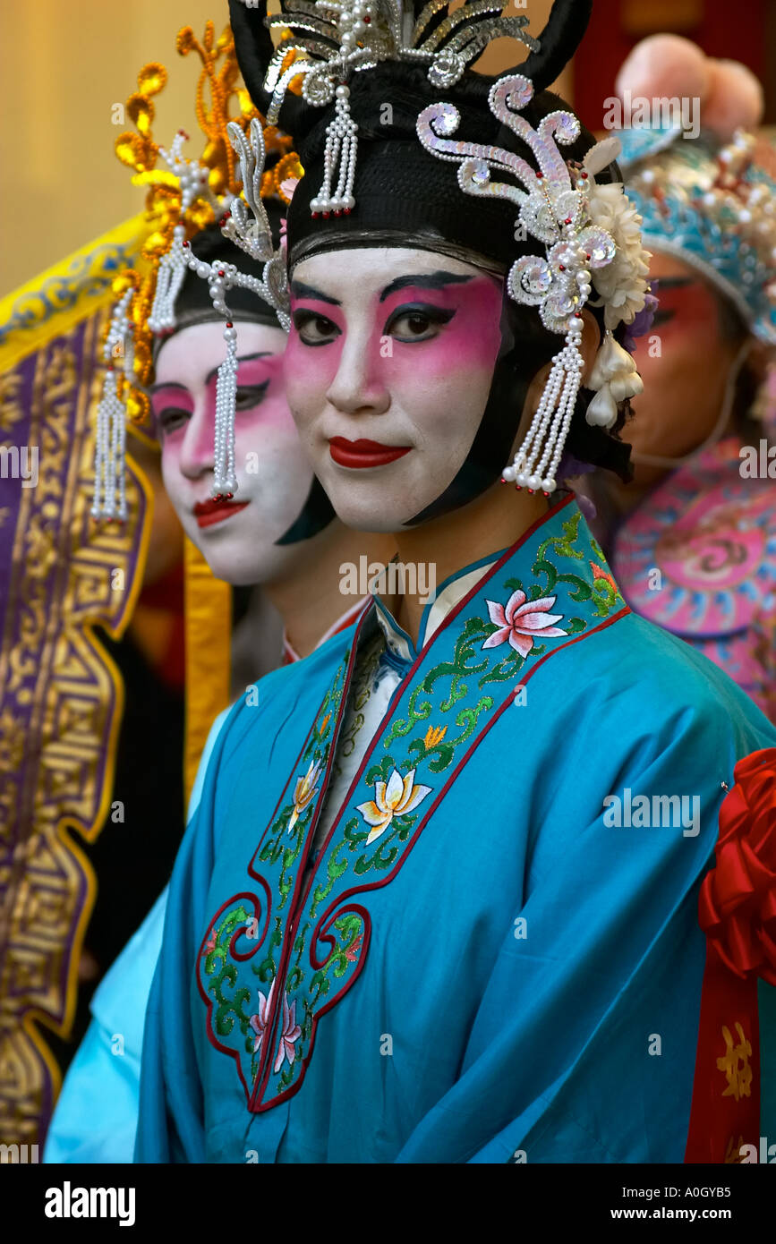 Traditional dress worn during Chinese New Year celebrations in Kobe ...