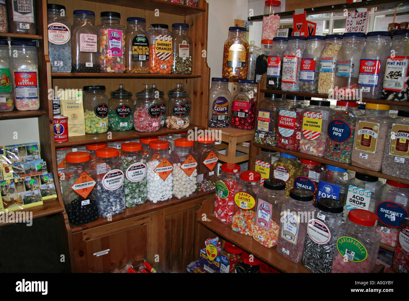 Jars of sweets in a traditional sweet shop Stock Photo - Alamy