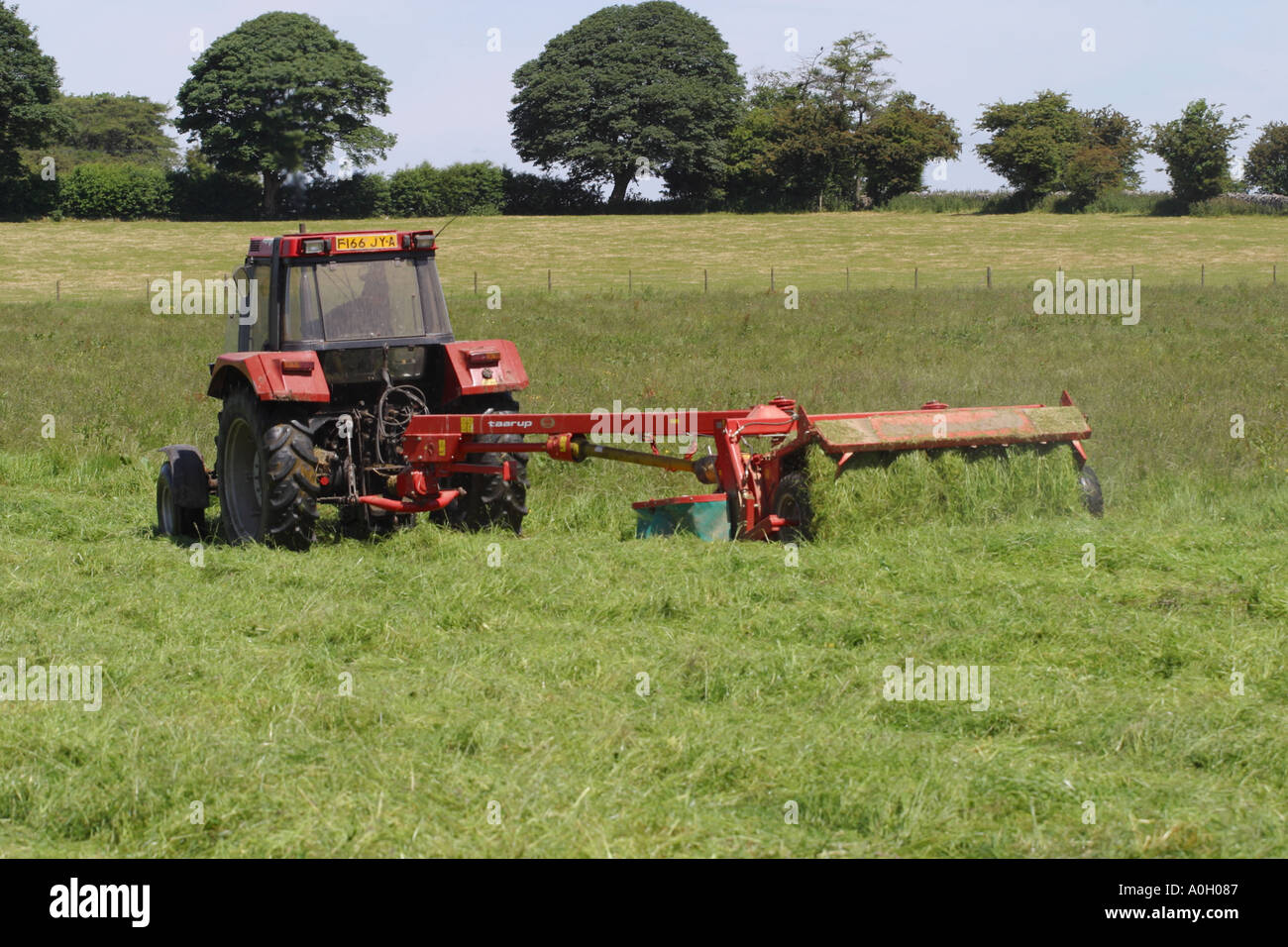 Make hay while the sun shines hi-res stock photography and images - Alamy