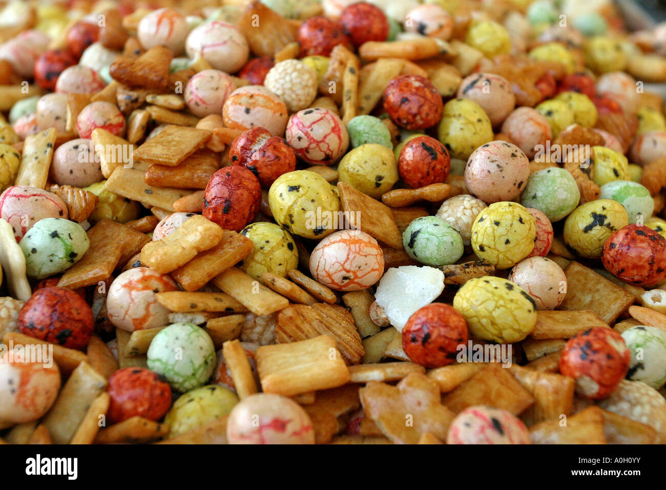 Chinese rice crackers at market stall Stock Photo - Alamy