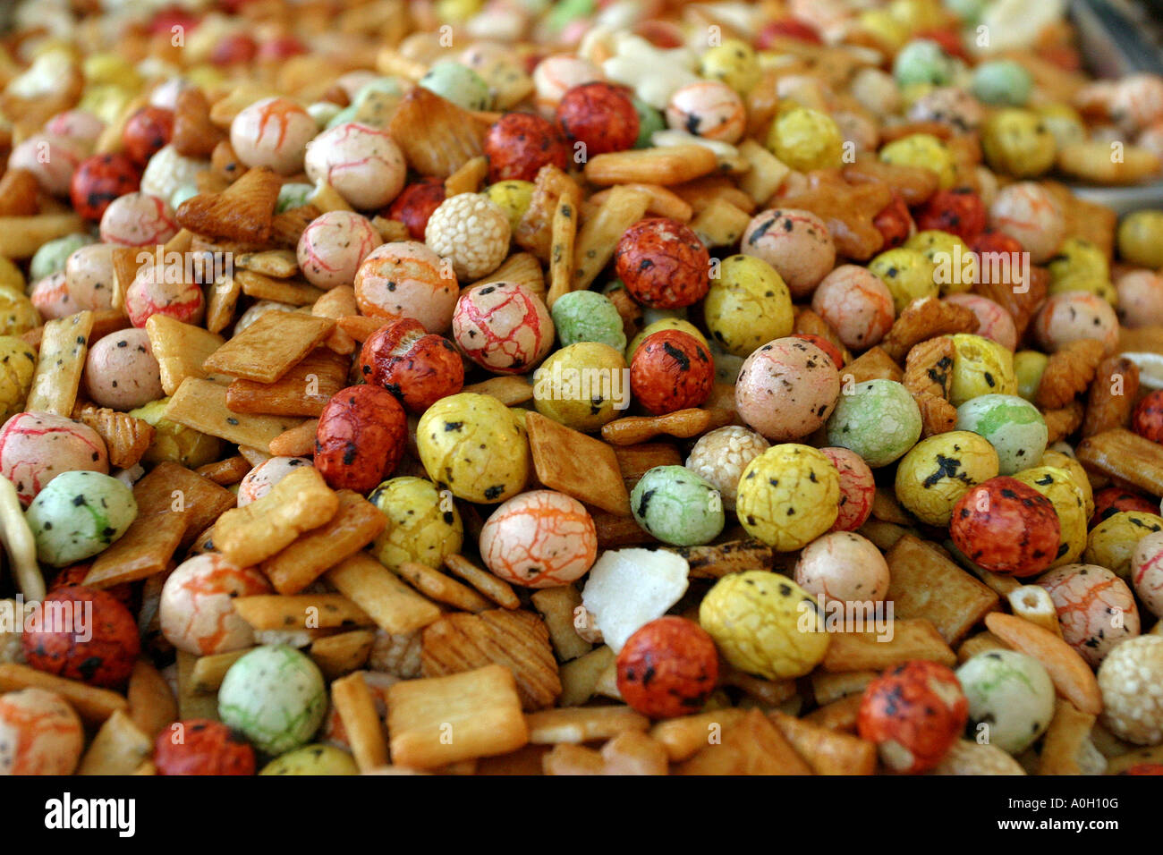 Chinese rice crackers at market stall Stock Photo - Alamy