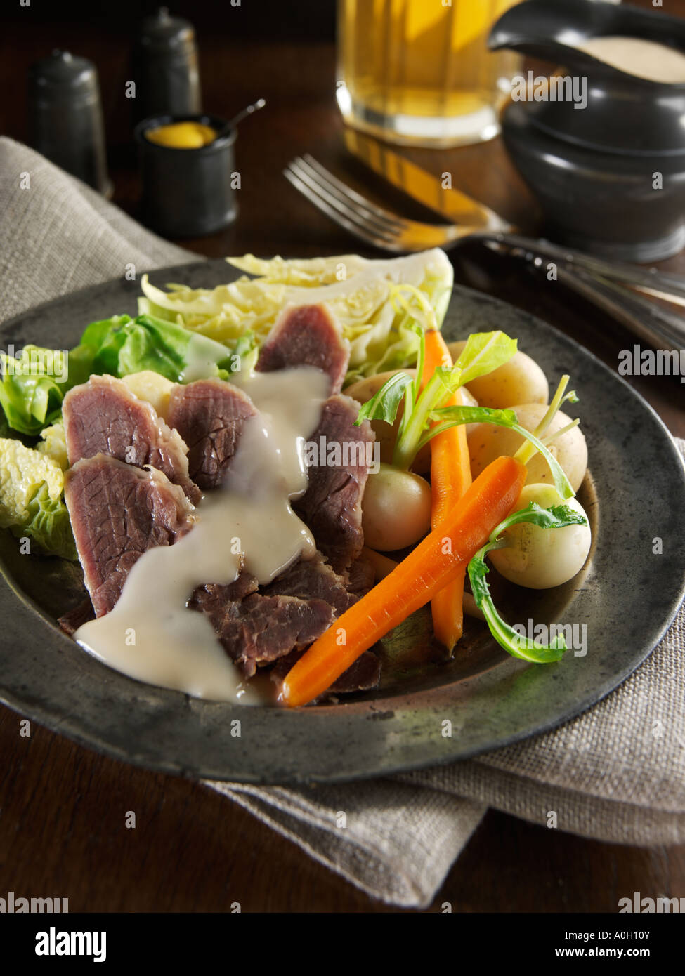 Traditional irish corned salt beef meal hi-res stock photography and ...